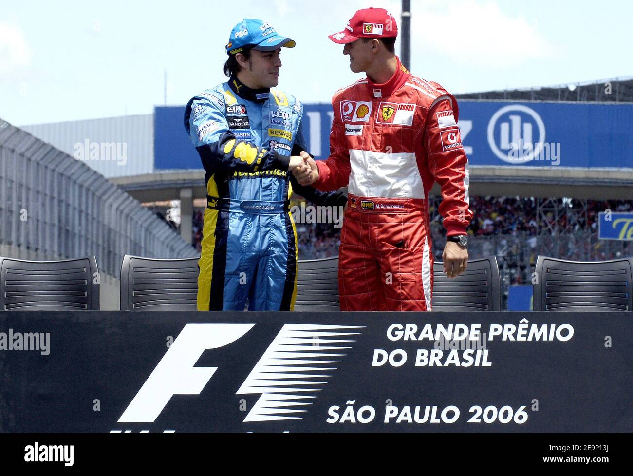 Grand plan de la place hi-res stock photography and images - Alamy