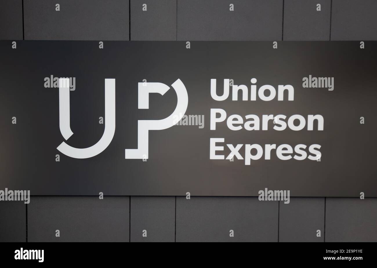 Toronto pearson airport tower hi-res stock photography and images - Alamy