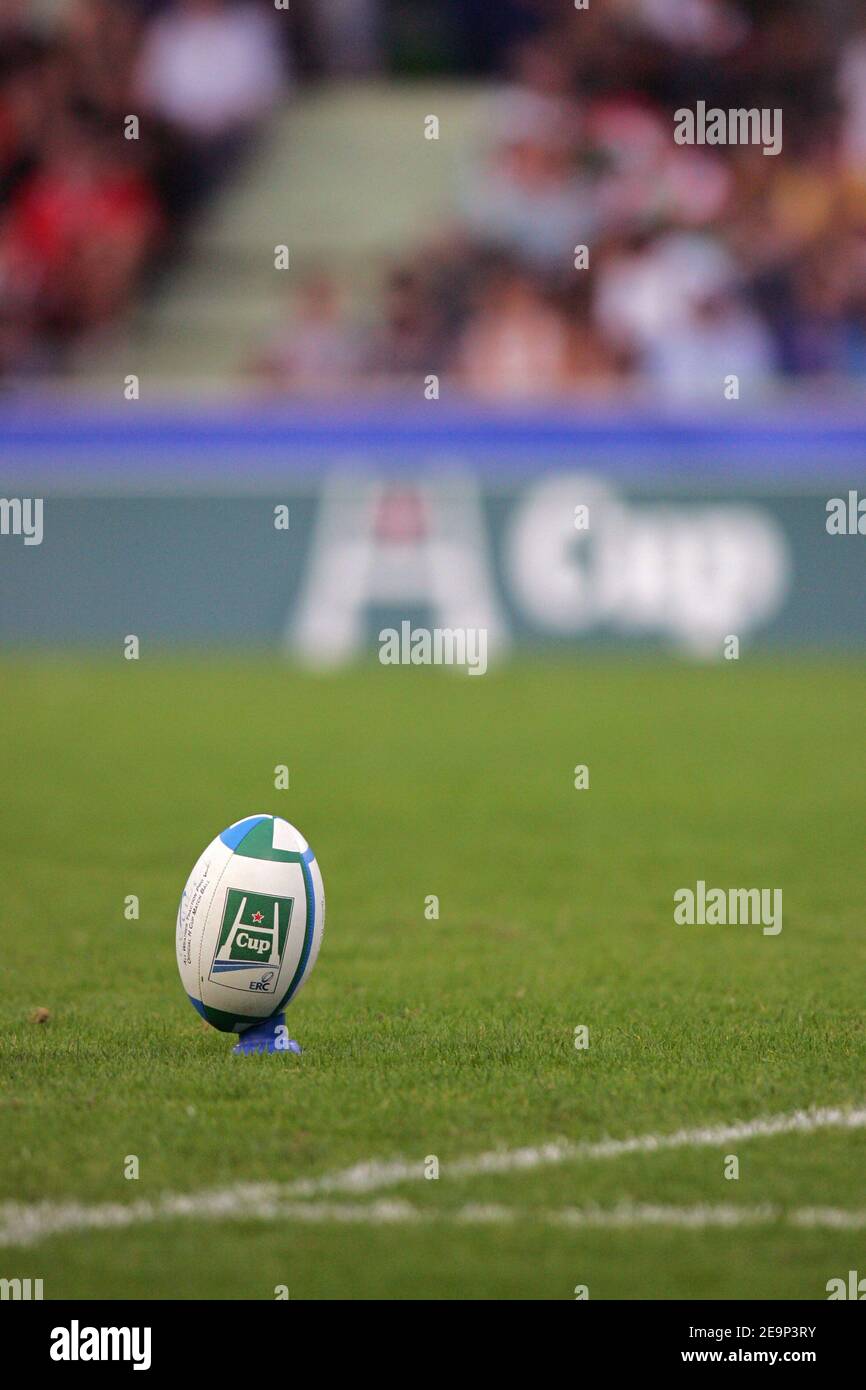 Official heineken cup match ball hi-res stock photography and images ...