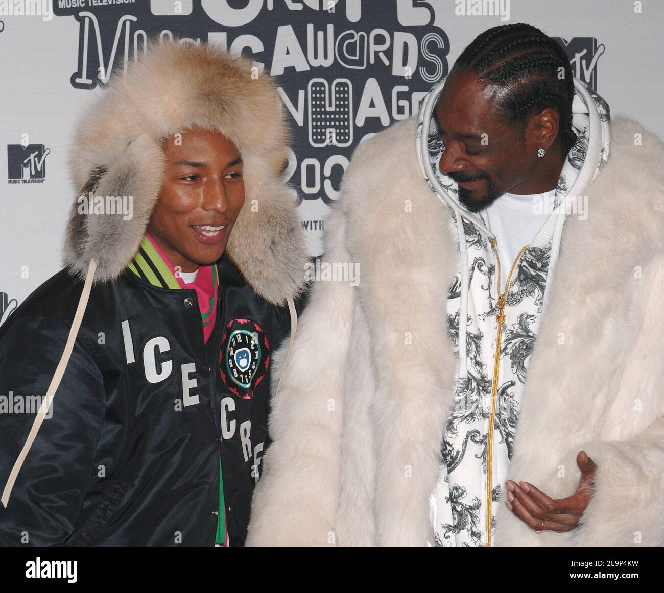 Snoop dogg video hi-res stock photography and images - Alamy