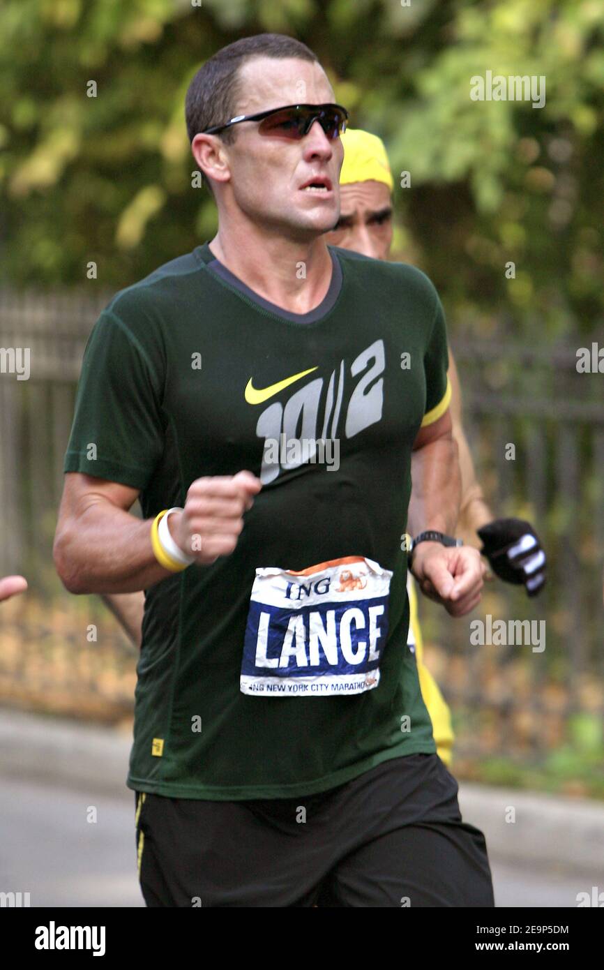 Former cyclist Lance Armstrong runs through the 37th ING New York City ...