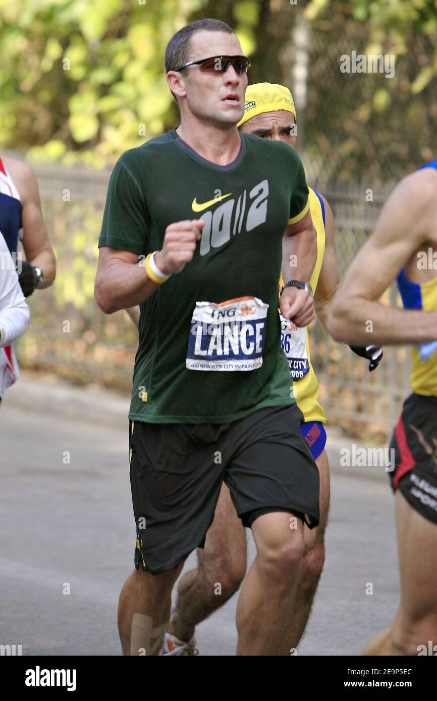 Former cyclist Lance Armstrong runs through the 37th ING New York City ...