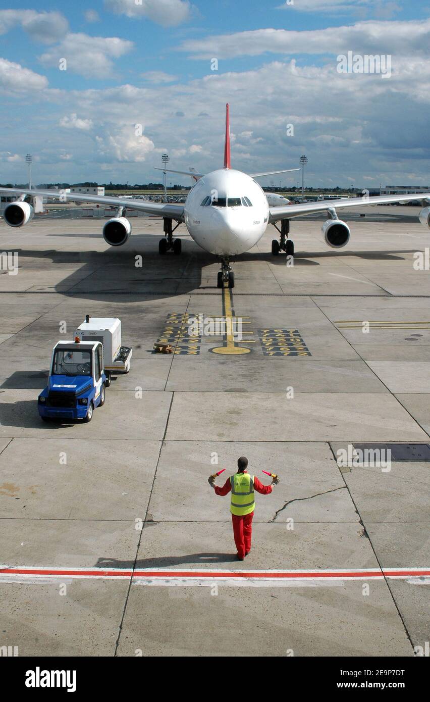 Illustration of Roissy-Charles de Gaulle airport's workers who had been ...