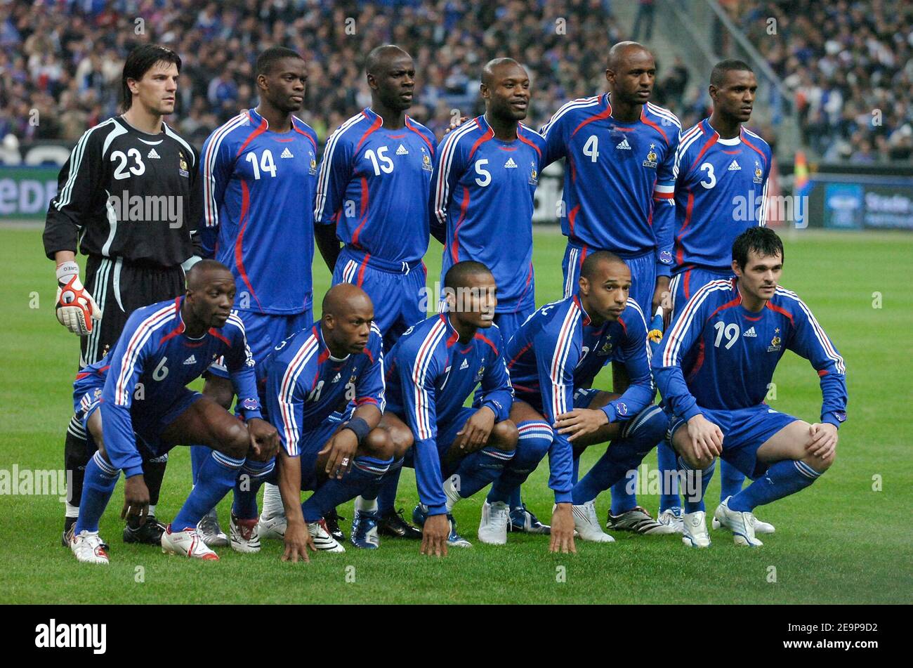 Frances soccer team poses team hi-res stock photography and images - Alamy