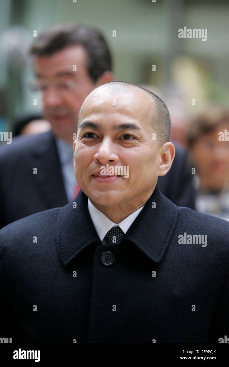Cambodian king norodom sihamoni hi-res stock photography and images - Alamy