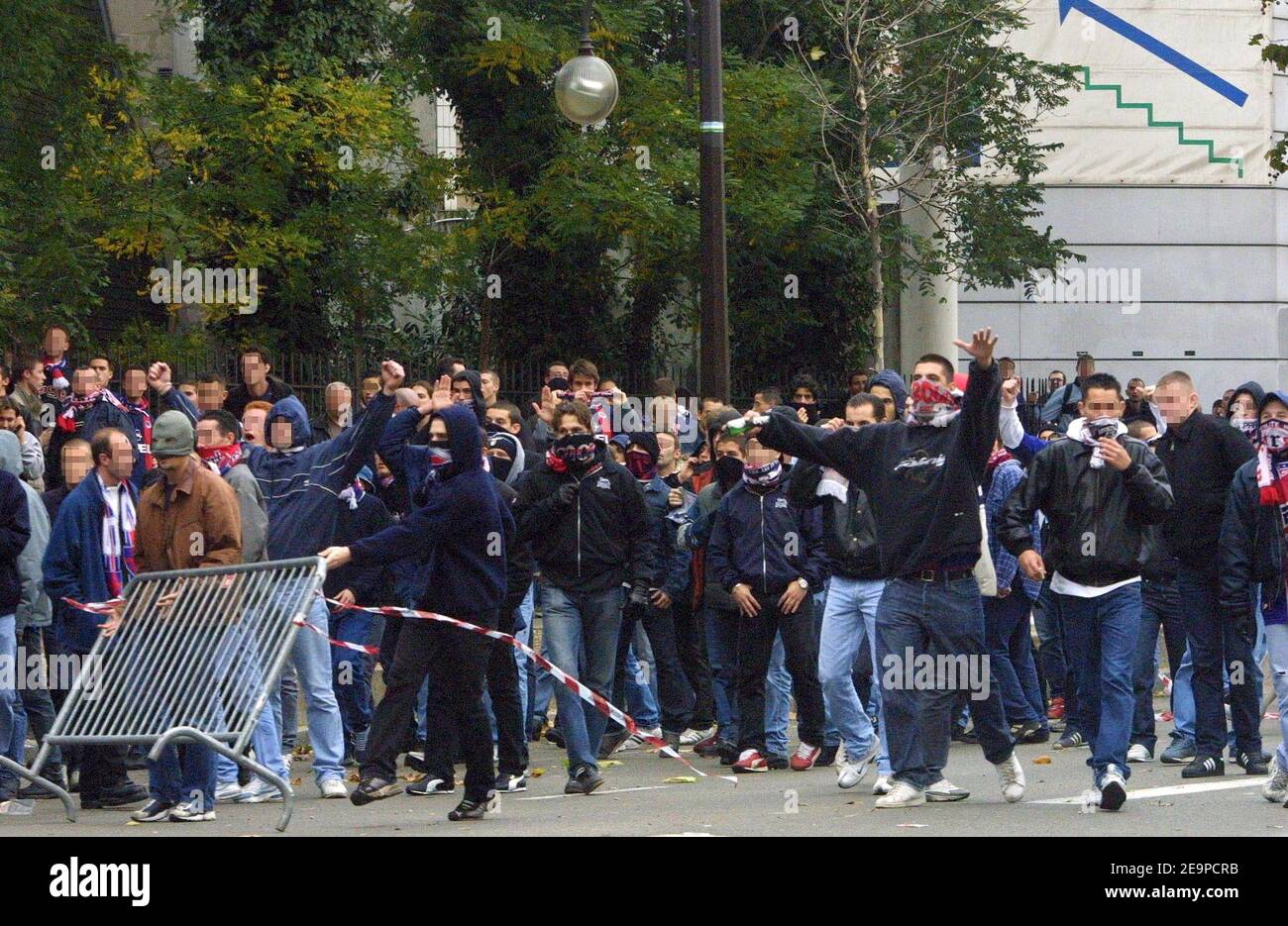 Marseille paris saint germain 2002 hi-res stock photography and images ...