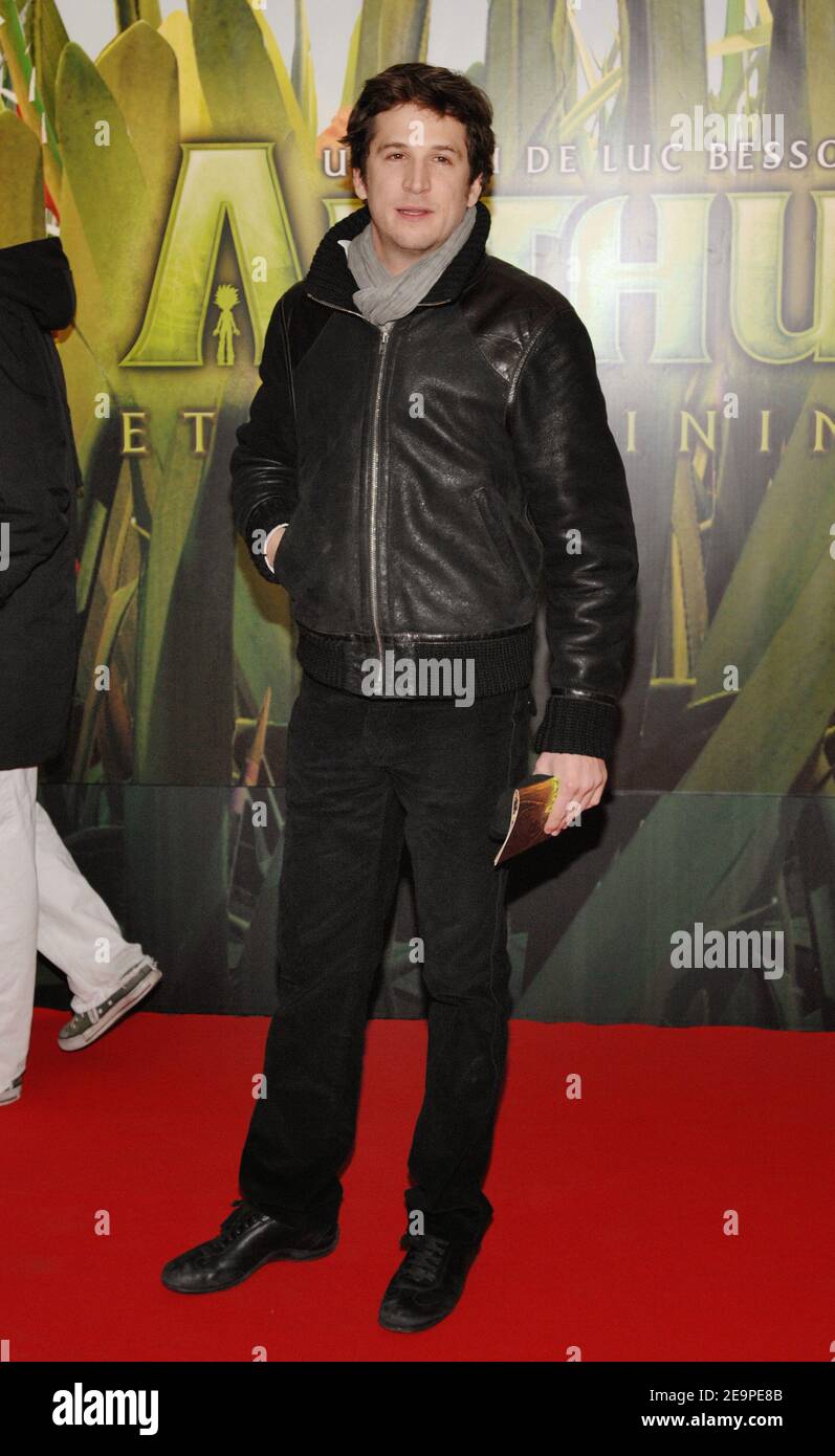 Actor Guillaume Canet poses as he arrives to the 'Arthur et les ...