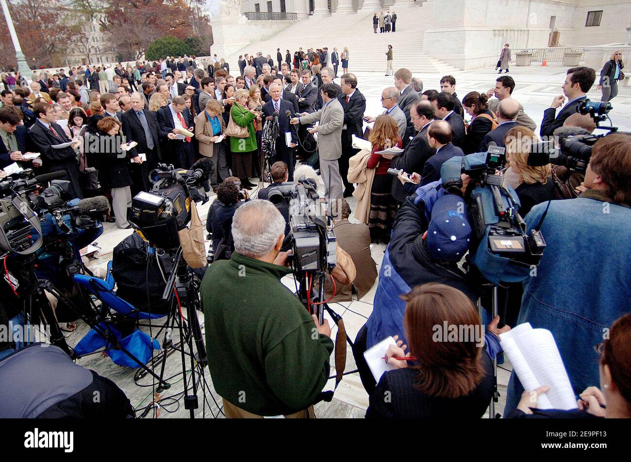Reporters outside supreme court hi-res stock photography and images - Alamy