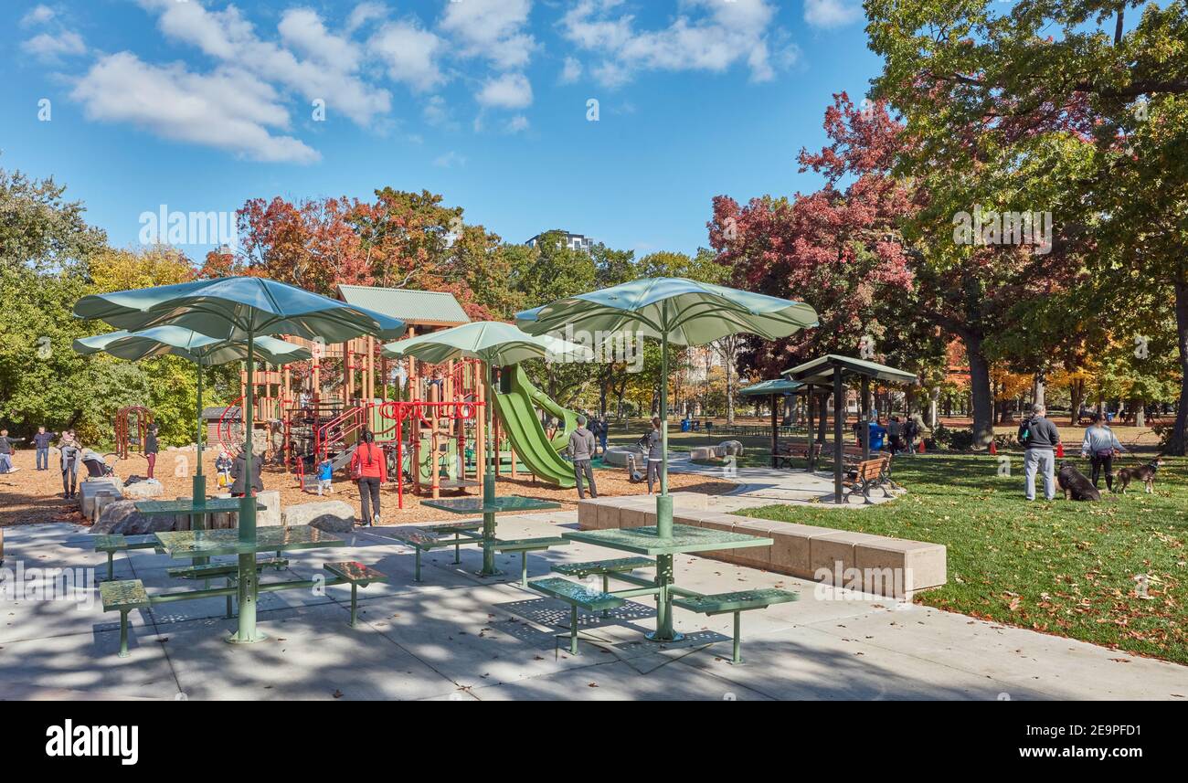 High Park waterplay and childrens playground Stock Photo - Alamy