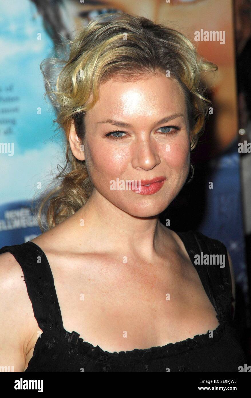 Actress Renee Zellweger attends the Metro-Goldwyn-Mayer premiere of ...