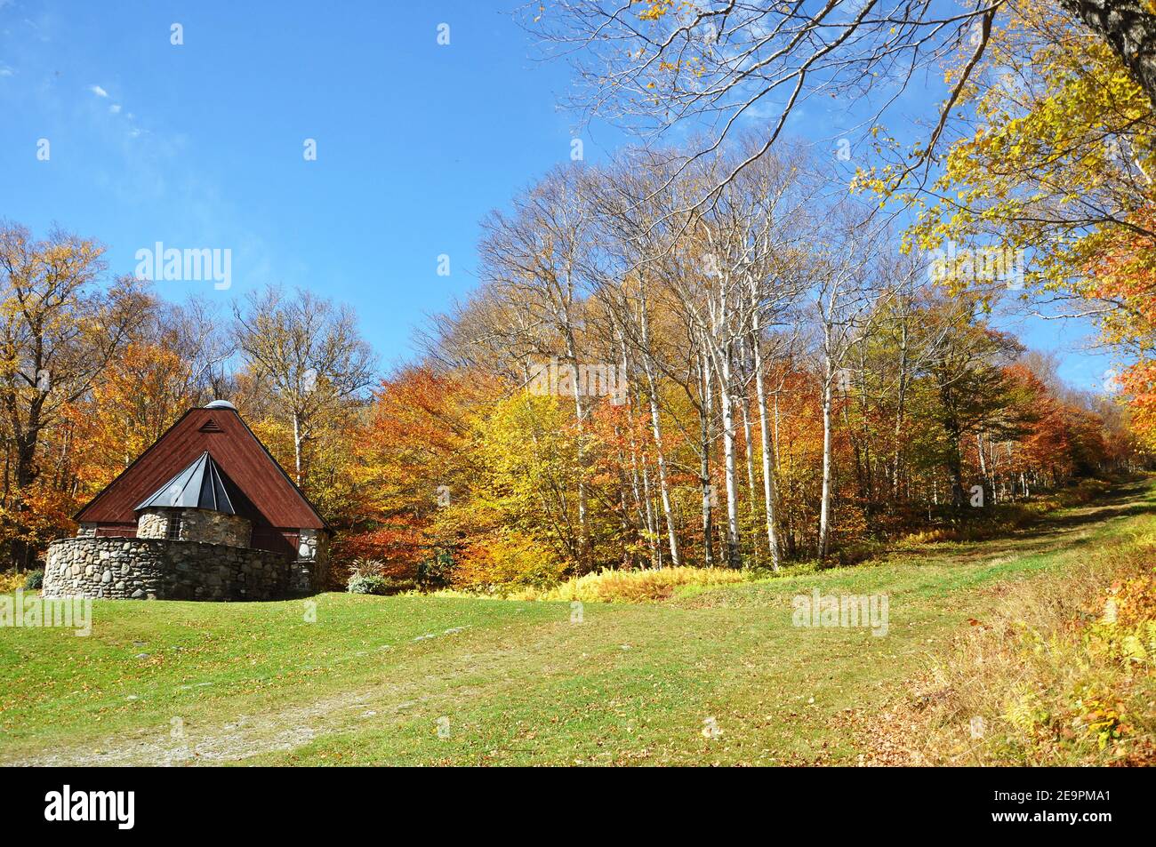 Hiking Trail to the peak of Mount Mansfield in fall with fall foliage ...