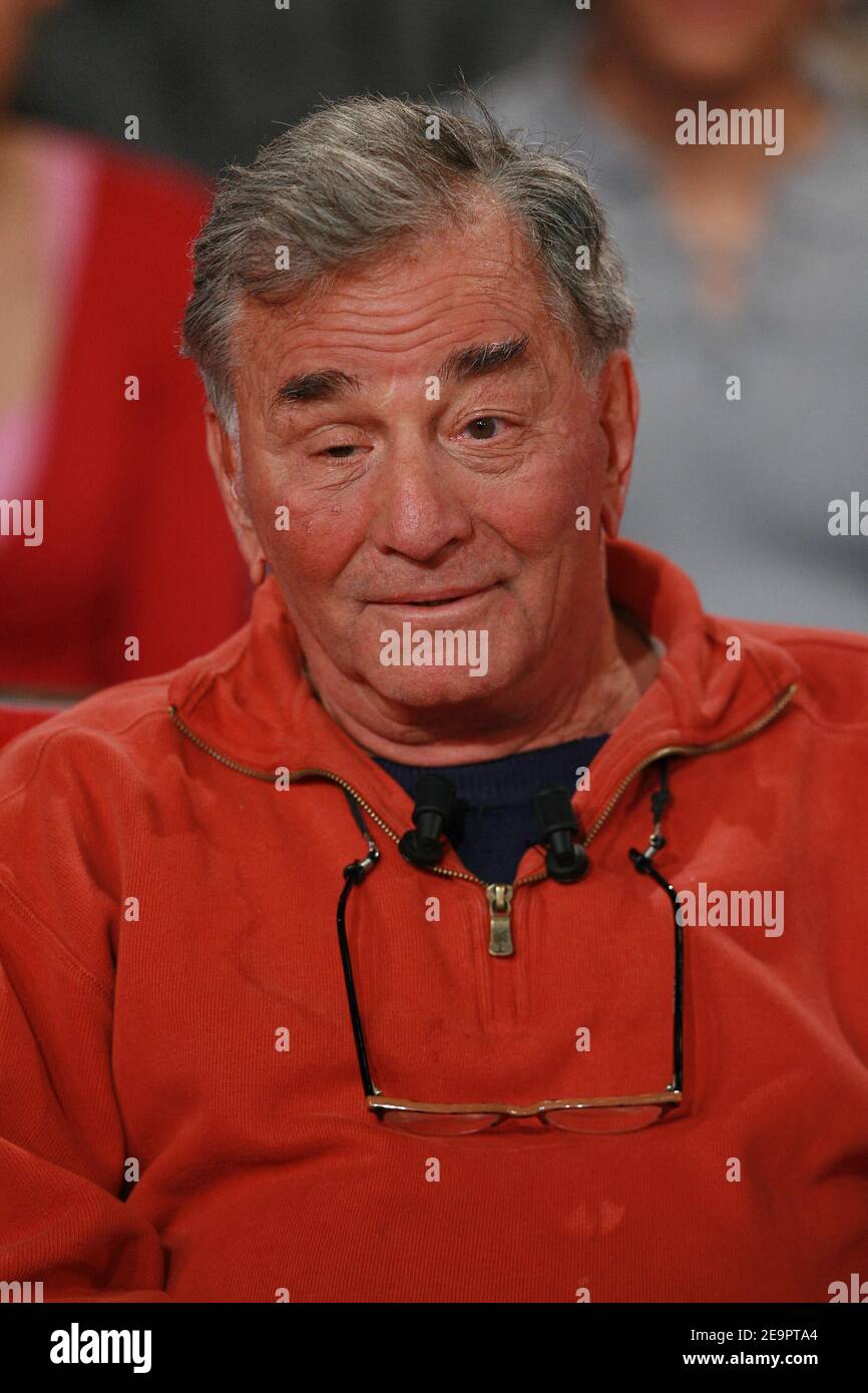 Peter Falk lors de l'enregistrement de l'emission Vivement Dimanche a ...