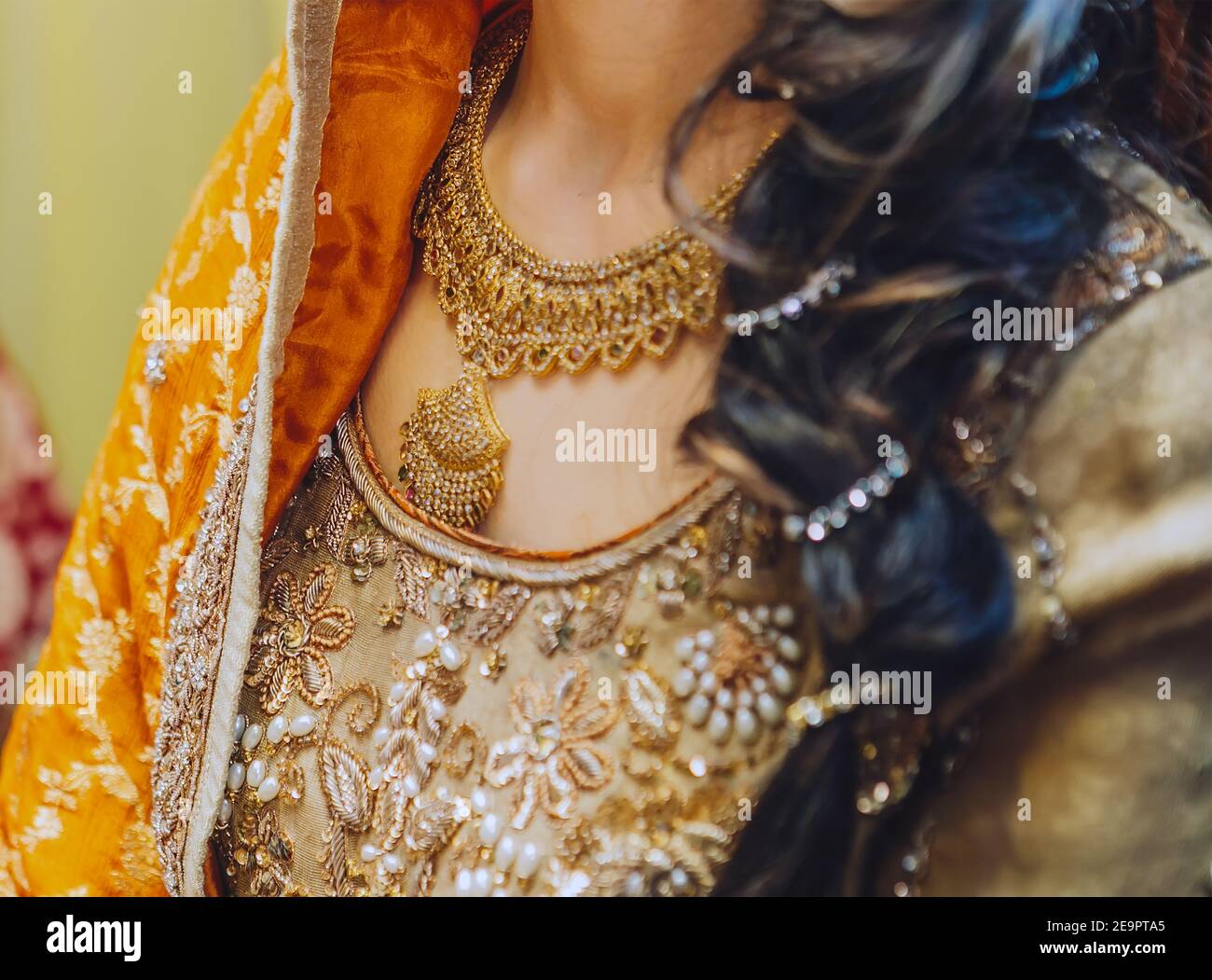 Pakistani woman in traditional dress hi-res stock photography and ...