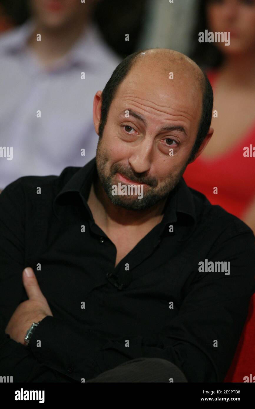 Kad Merad at the taping of Vivement Dimanche on November 15, 2006 in ...