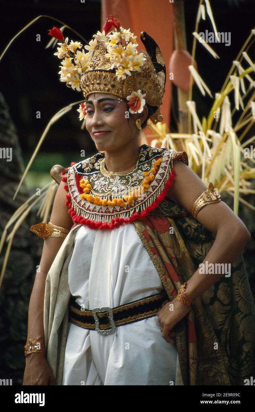 Indonesia bali batubulan barong dance show dancer hi-res stock ...