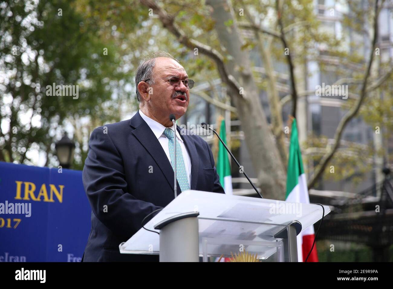 Pmoi hi-res stock photography and images - Alamy