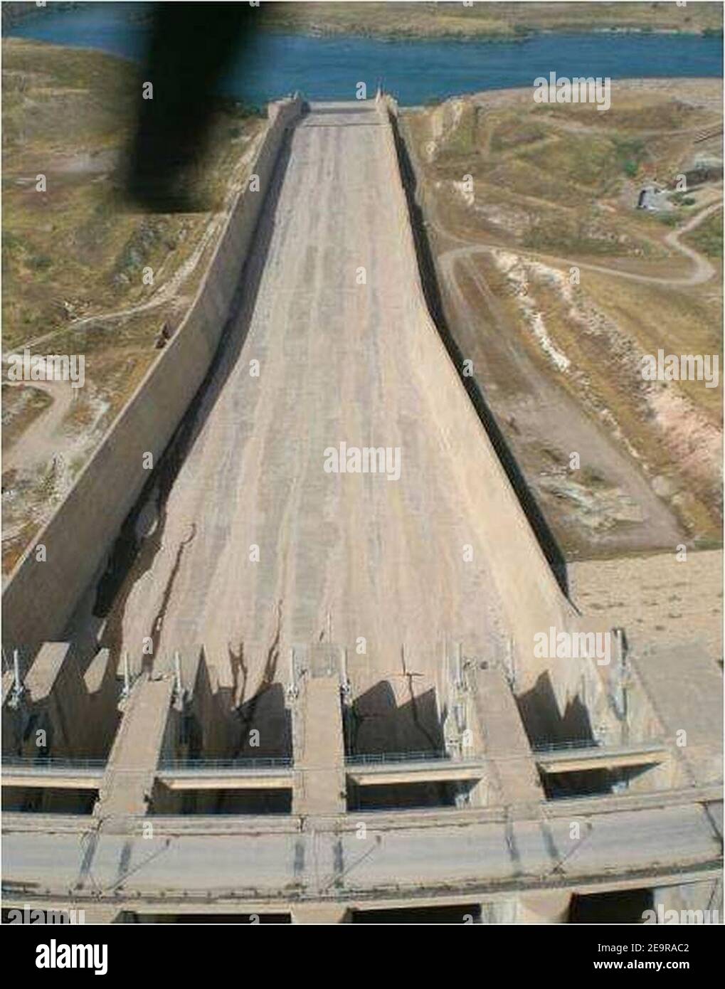 Mosul Dam spillway Stock Photo - Alamy