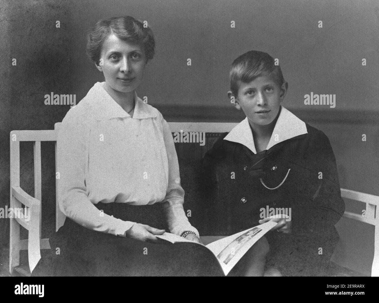 Mother sun 1921 hg Stock Photo - Alamy