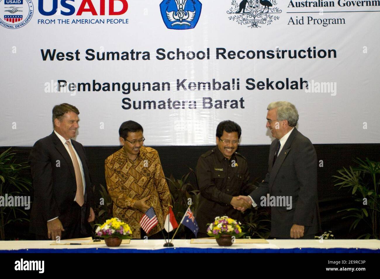 MoU Signing Ceremony (4565352712 Stock Photo - Alamy