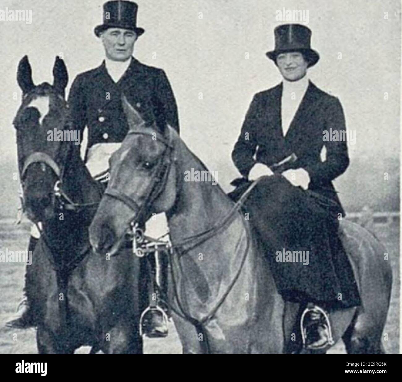 Mr and Mrs Geoffrey Thomas Unwin 1930 Stock Photo - Alamy