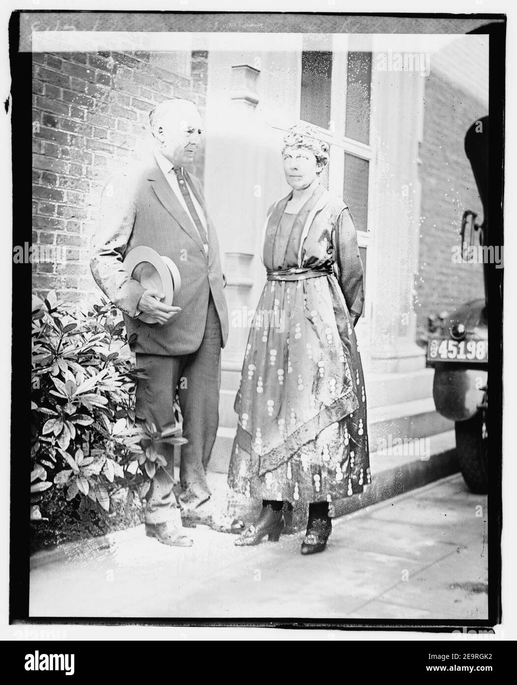 Mr warren hi-res stock photography and images - Alamy