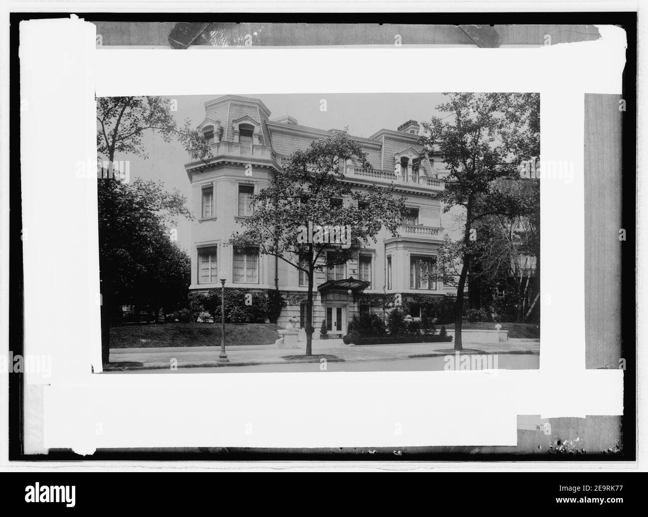 Residence of mrs Black and White Stock Photos & Images - Alamy