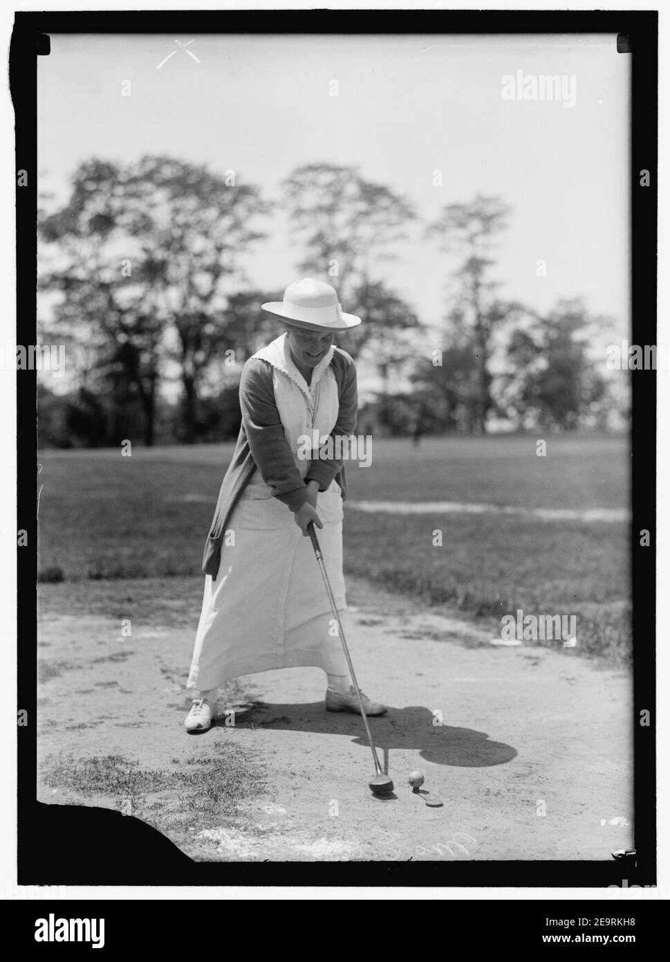 Mrs. Ed (...) playing golf Stock Photo - Alamy