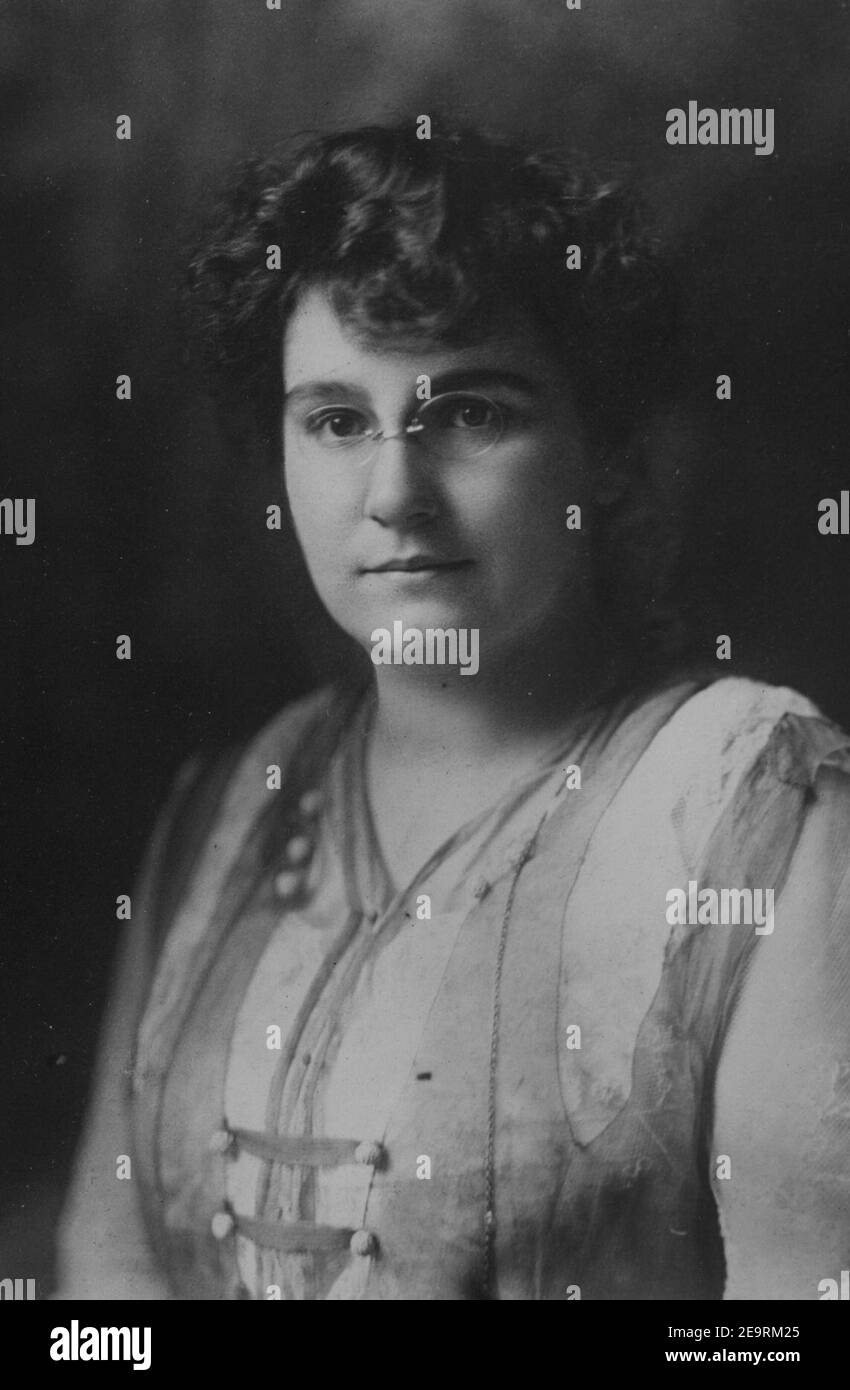 Mrs hunter hi-res stock photography and images - Alamy