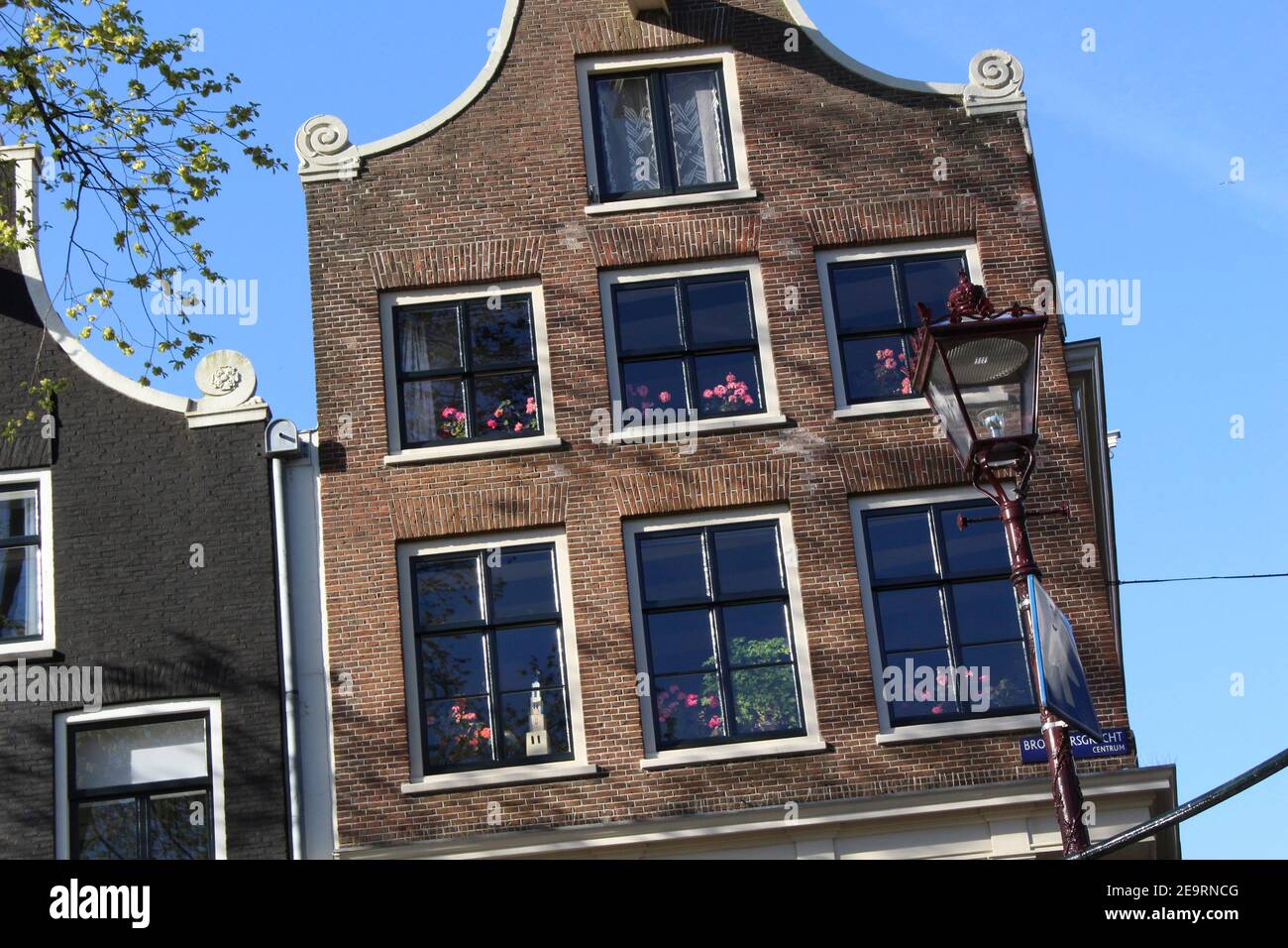 Dutch house red brick hi-res stock photography and images - Alamy