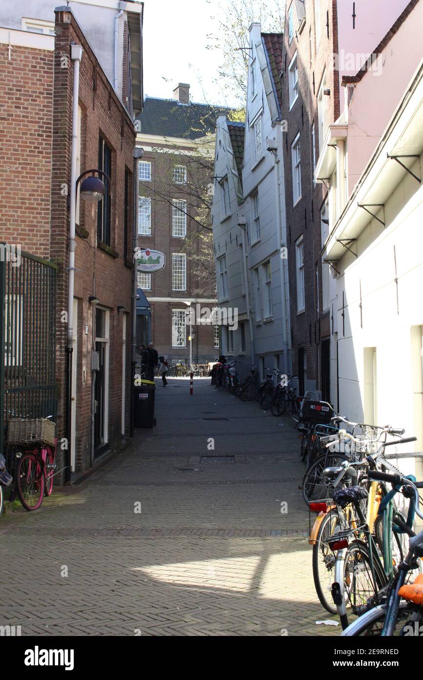 Amsterdam alley way Stock Photo - Alamy