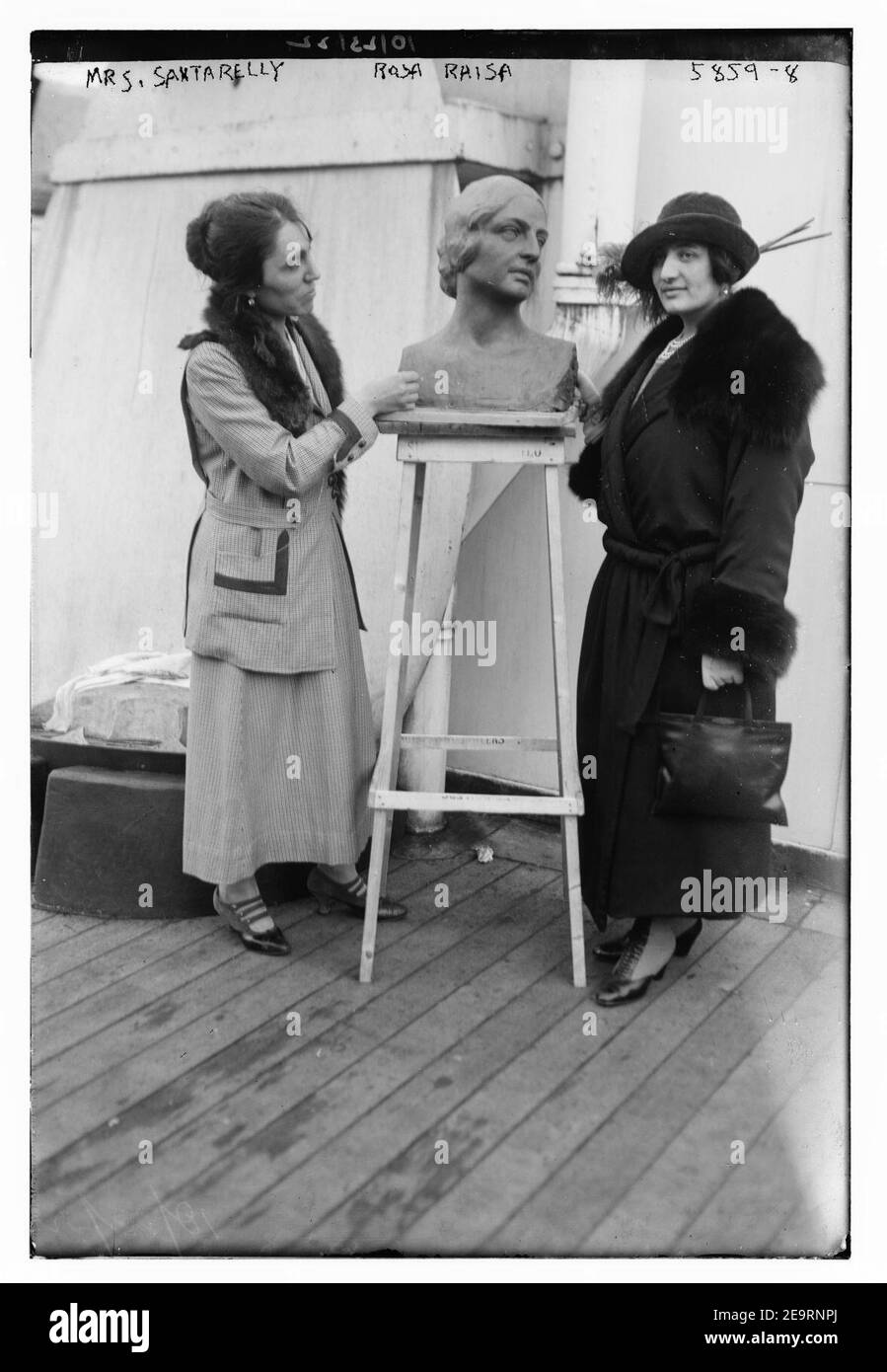 Rosa raisa hi-res stock photography and images - Alamy