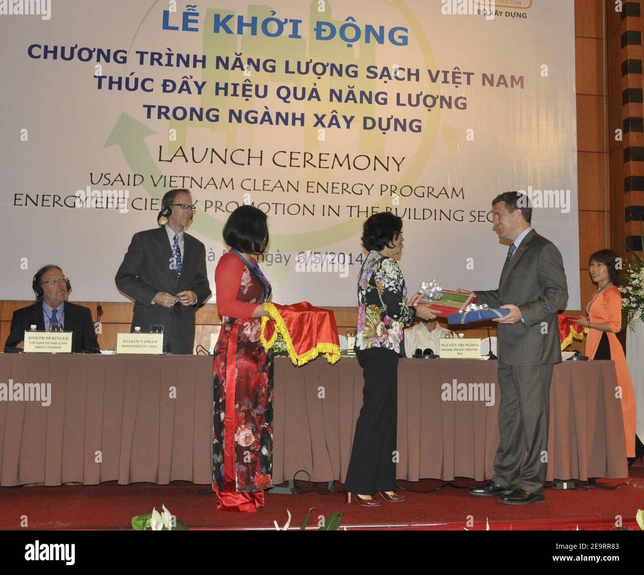 Jason foley hi-res stock photography and images - Alamy