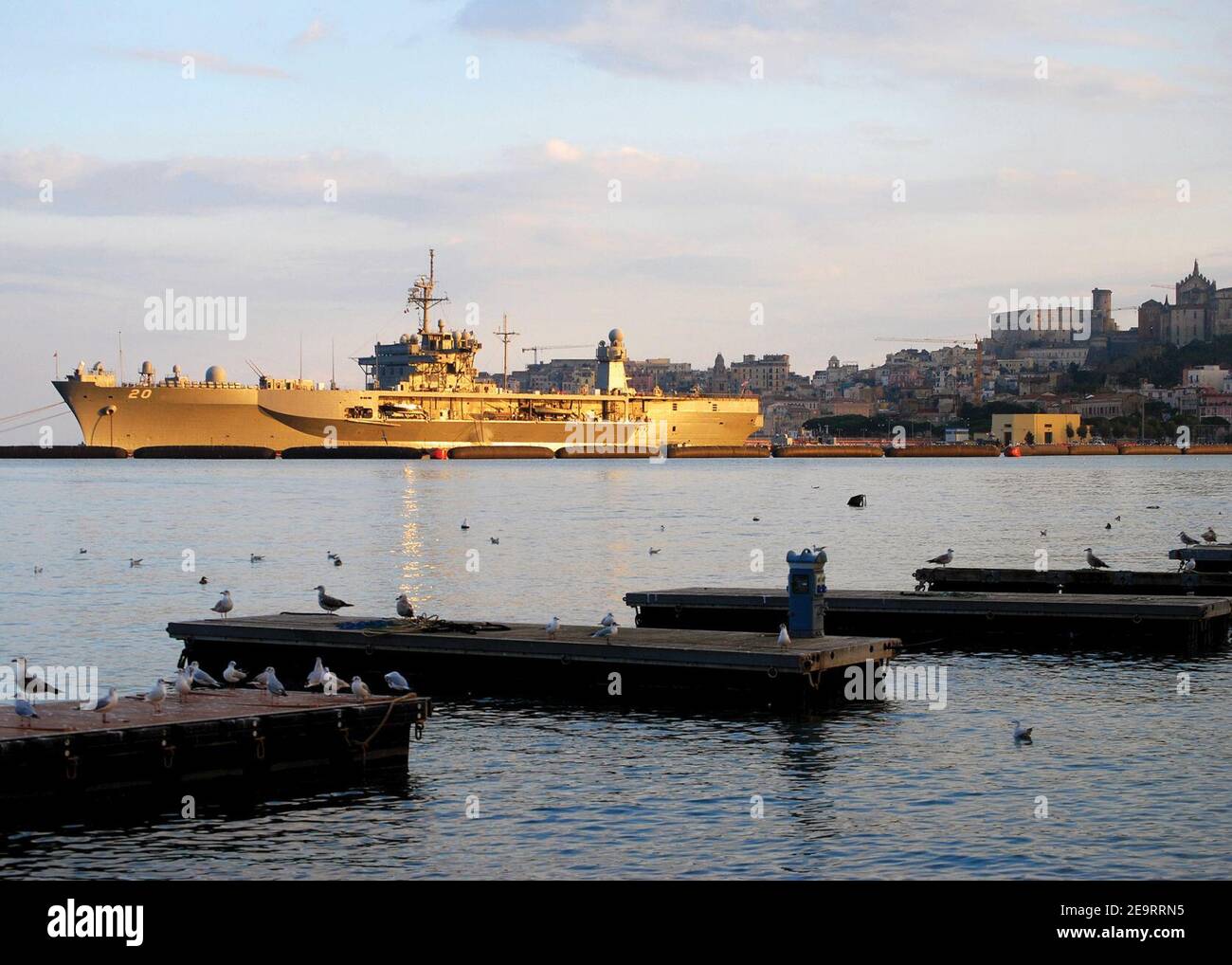 Uss mount whitney hi-res stock photography and images - Alamy