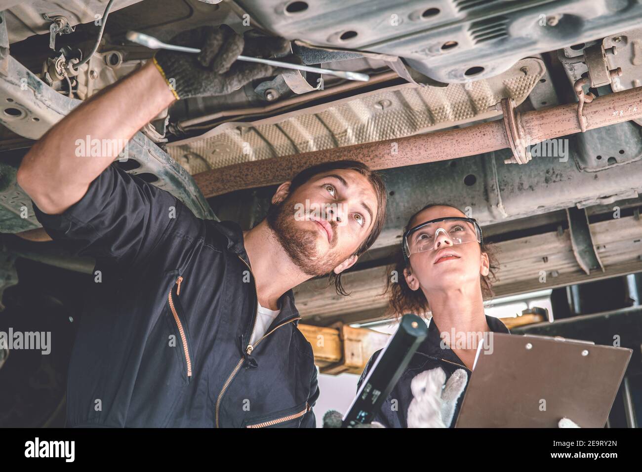 Auto mechanic hi-res stock photography and images - Alamy
