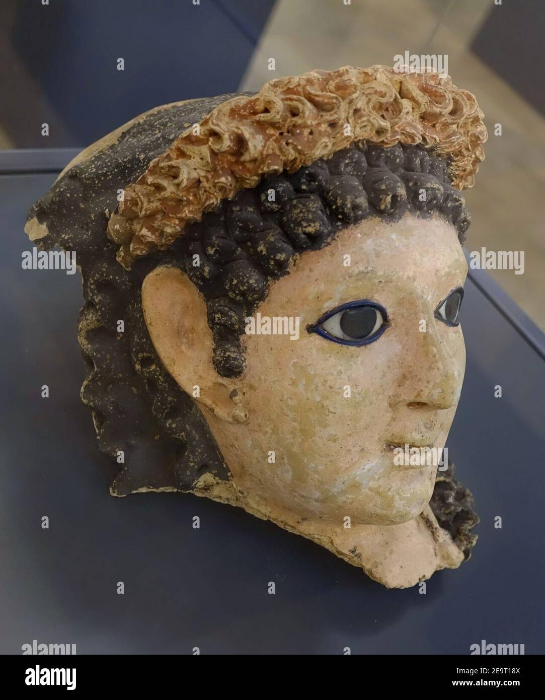 Plaster mummy mask hi-res stock photography and images - Alamy