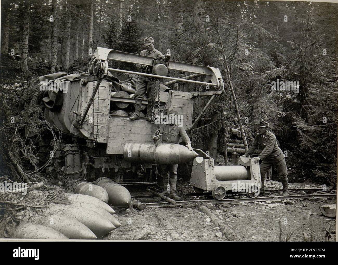 Munitionswagen 38 cm Hbh am Cost alta. Aufgenommen im Mai 1916 Stock ...