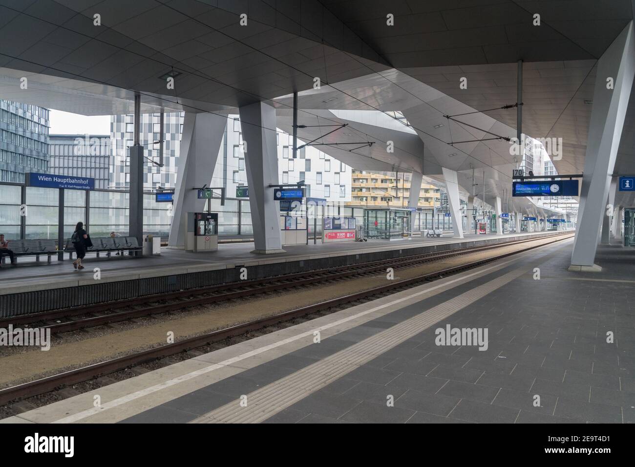 Austria vienna hauptbahnhof main hi-res stock photography and images ...