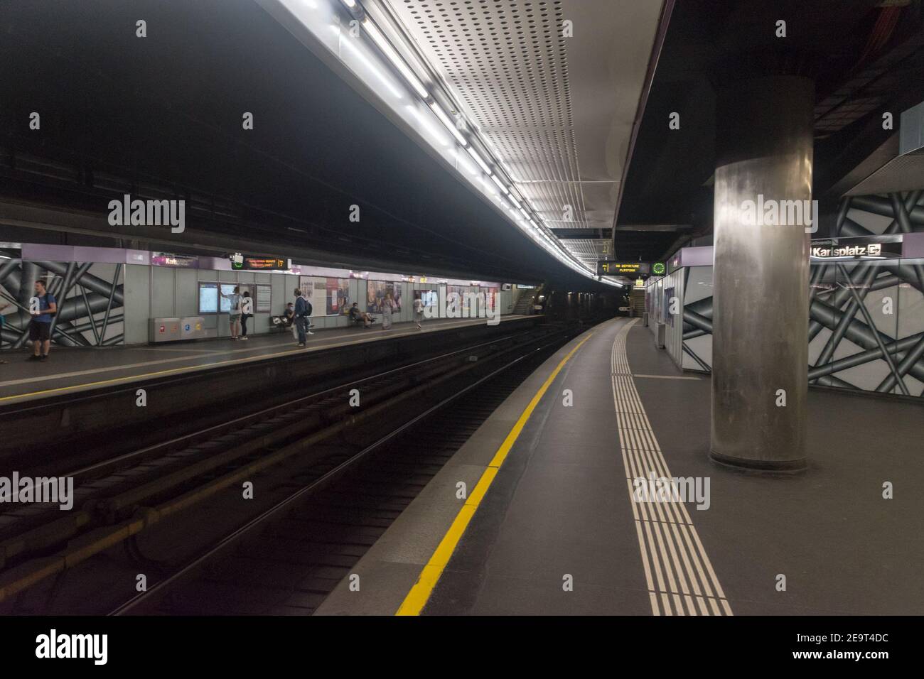U bahn sign vienna hi-res stock photography and images - Alamy