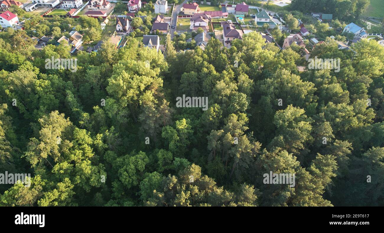 Suburban neighborhood aerial hi-res stock photography and images - Alamy