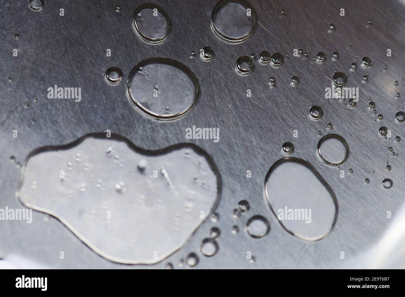 Wet stone texture hi-res stock photography and images - Alamy