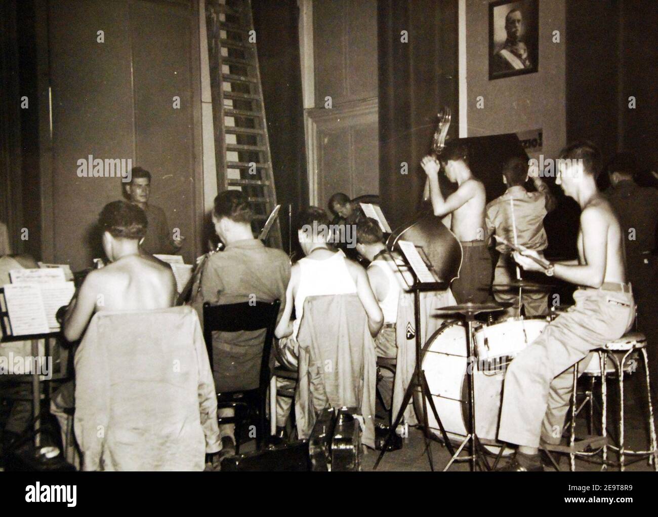 Preparing for concert hi-res stock photography and images - Alamy