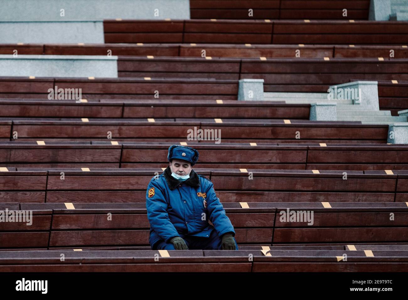 Security guard sleeps hi-res stock photography and images - Alamy