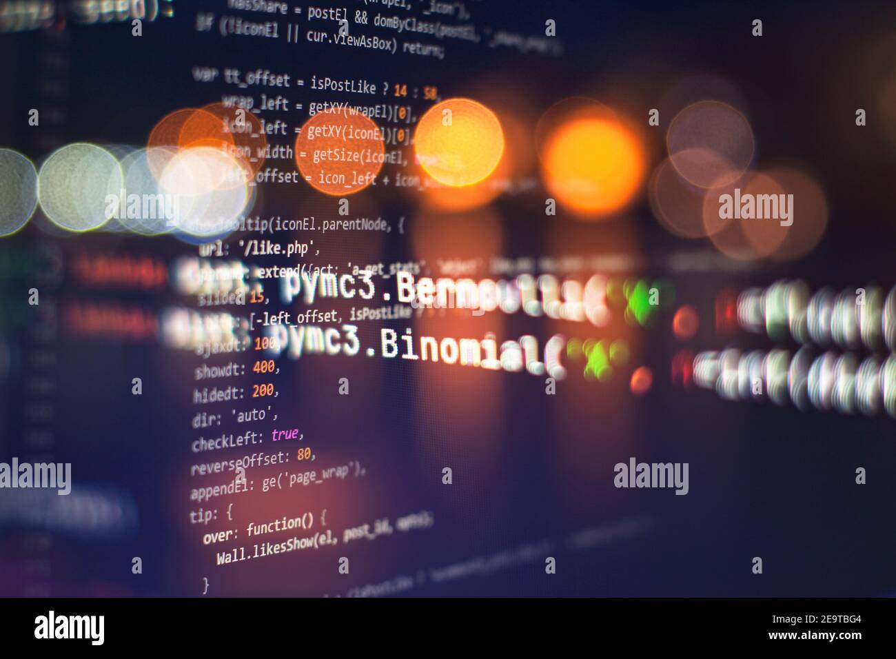 Binary string computer hi-res stock photography and images - Alamy