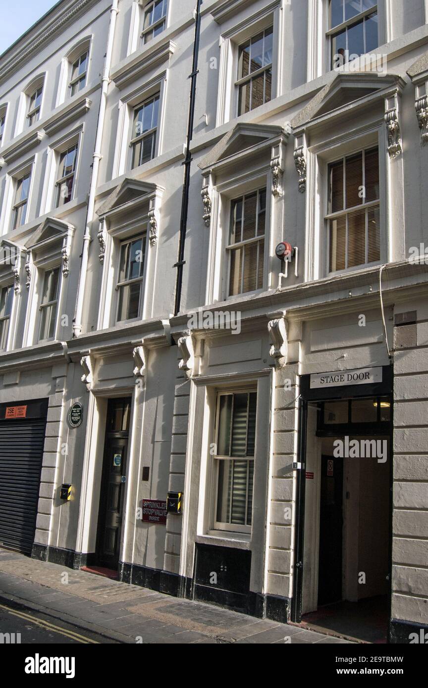 Actor stage door hi-res stock photography and images - Alamy