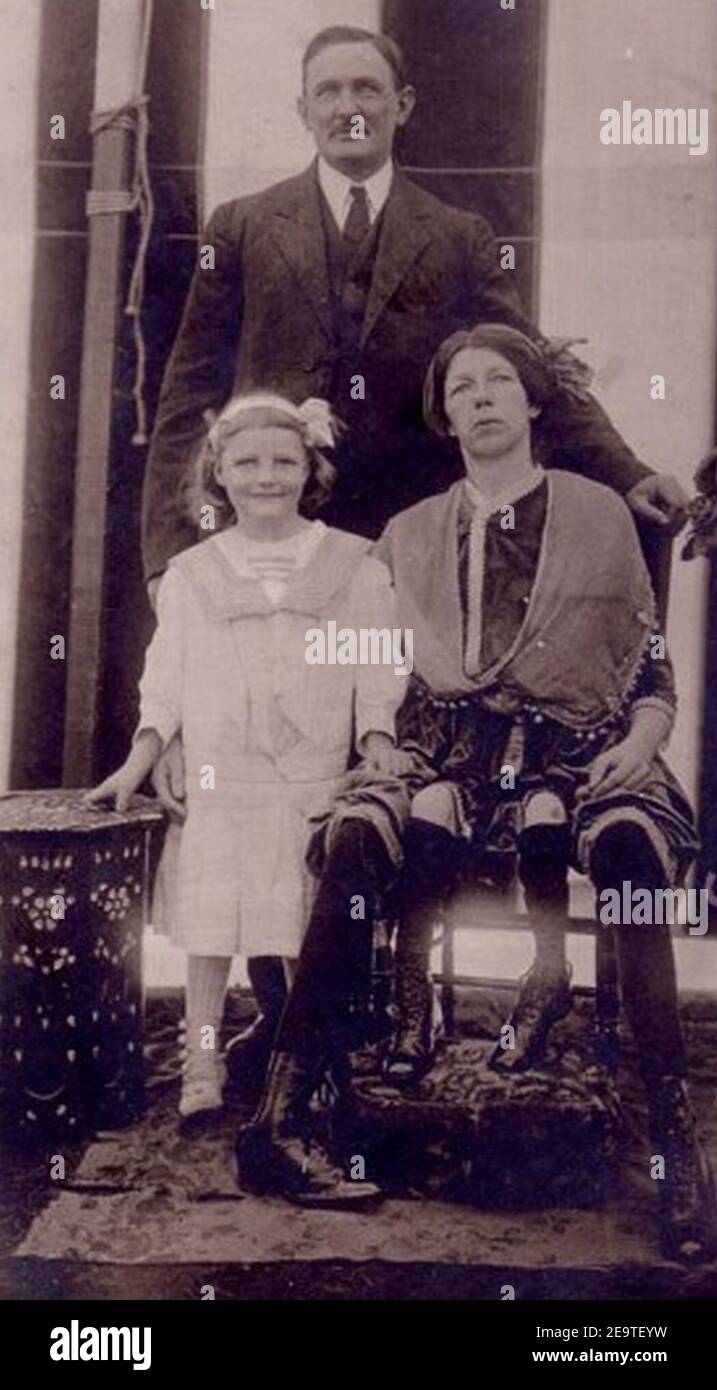Myrtle Corbin with husband and daughter Stock Photo - Alamy