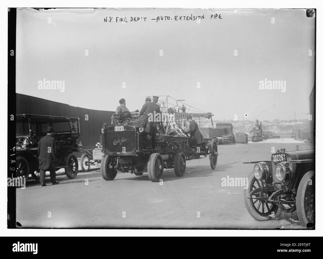 N.Y. Fire Department. Auto Extension Pipe Stock Photo - Alamy