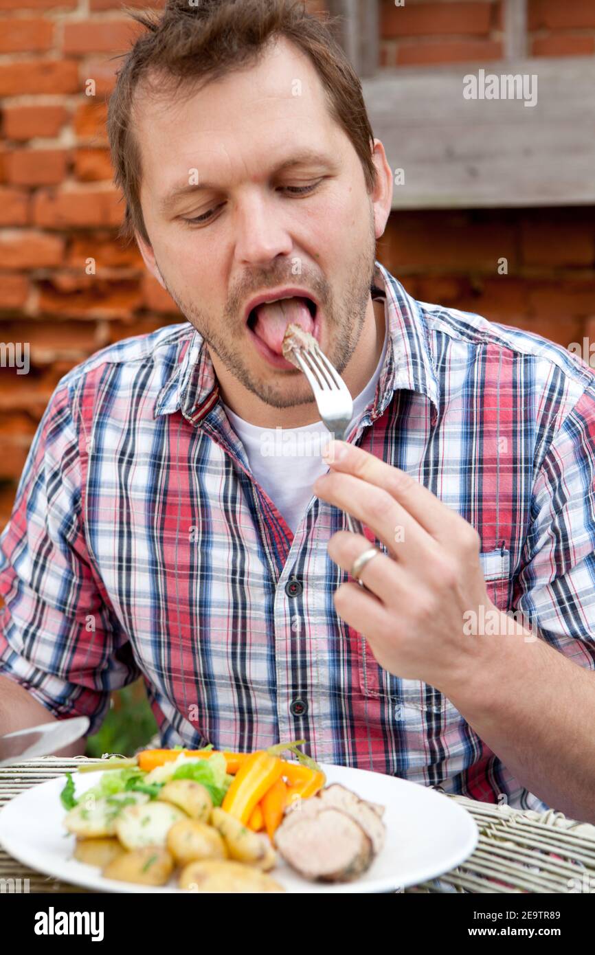 Jimmy doherty and jamie oliver hi-res stock photography and images - Alamy