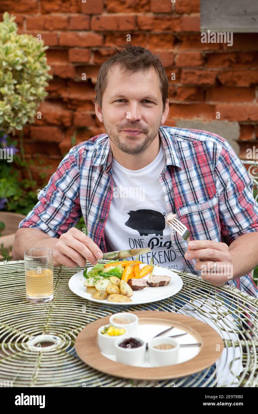 Jimmy doherty farm hi-res stock photography and images - Alamy