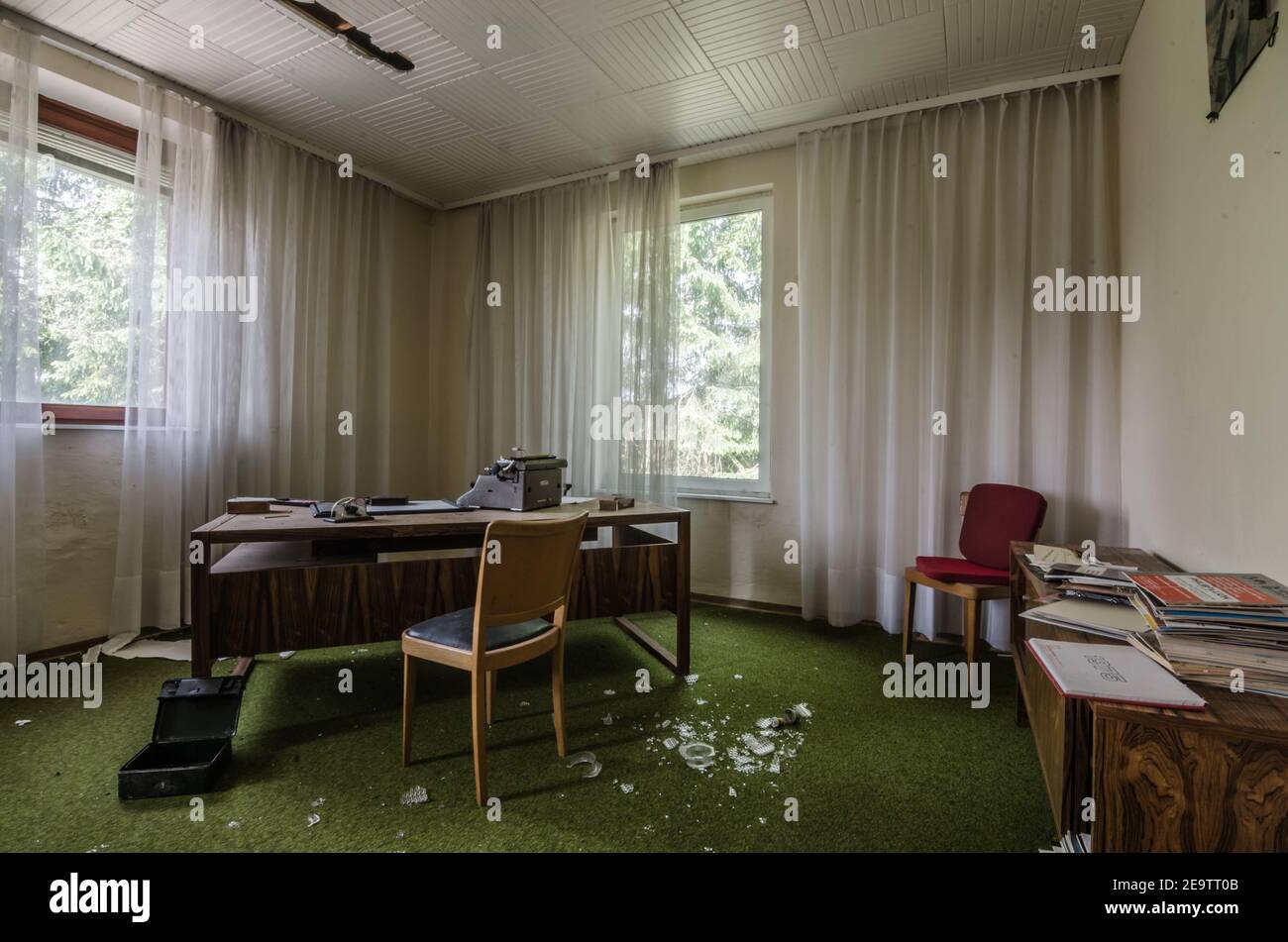 Old office room hi-res stock photography and images - Alamy