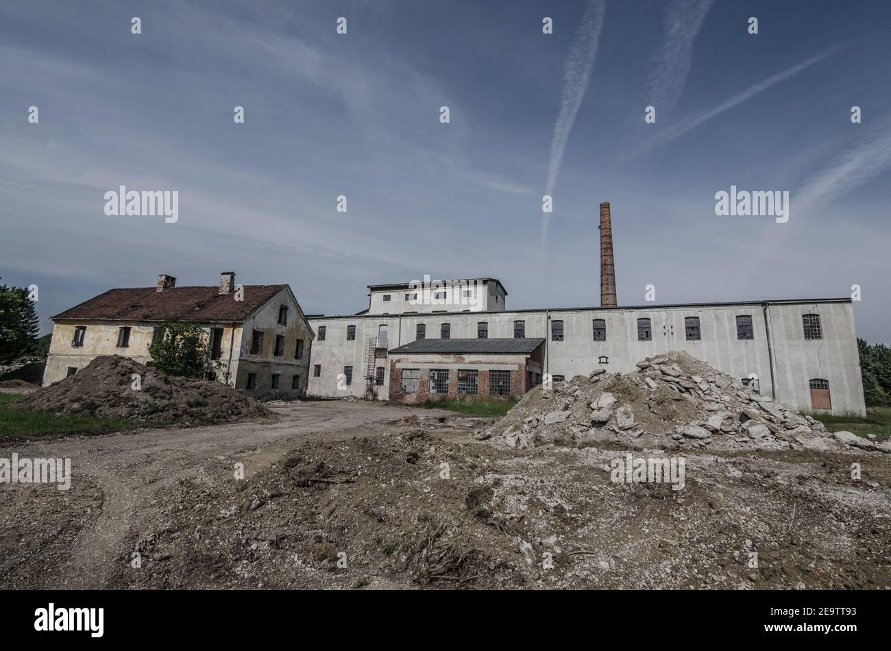 Dilapidated factory hall hi-res stock photography and images - Alamy